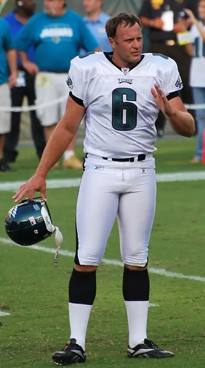 Sav Rocca 6’5” (196 cm)